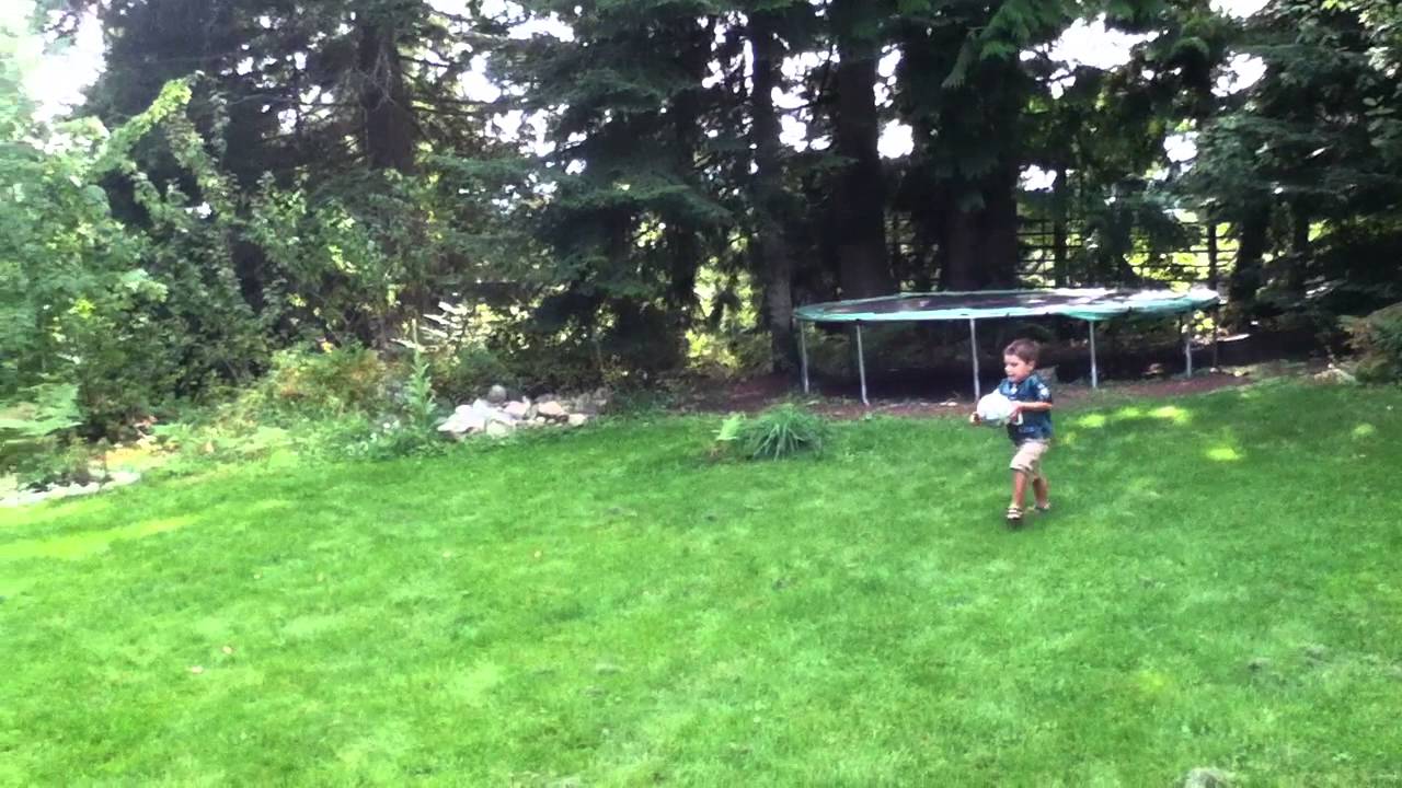 Amazing dropkick by a little kid! - YouTube