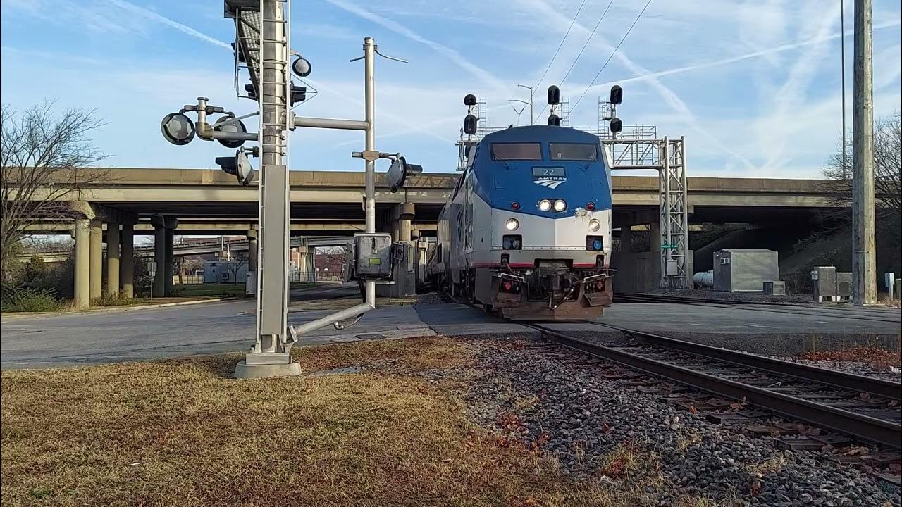 Amtrak Northeast Regional Train #94 arrives Westbound into Norfolk Amtrak Station - YouTube
