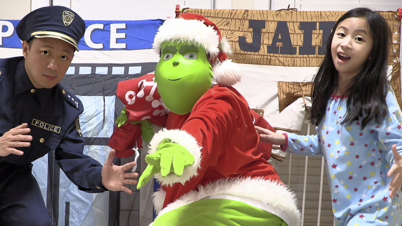 Pretend Play Police Locked Up Grinch in Jail for Stealing Christmas ...