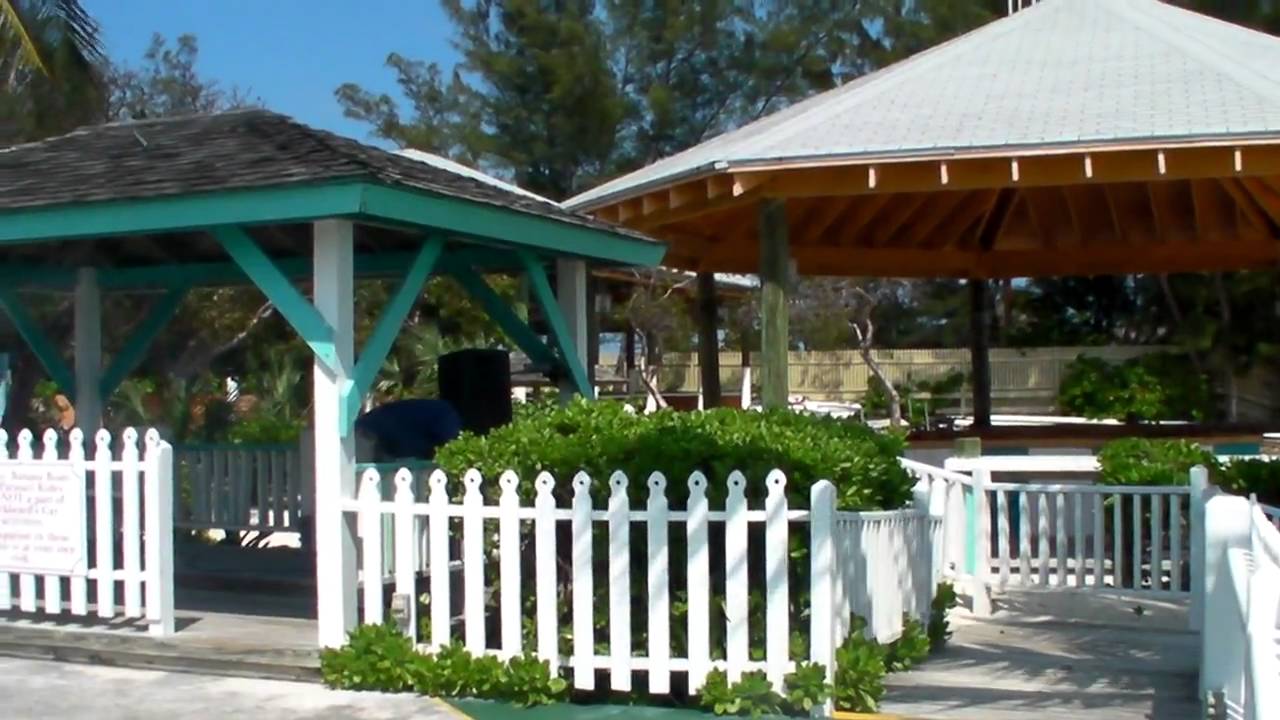 Blackbeard's Cay in Nassau - YouTube