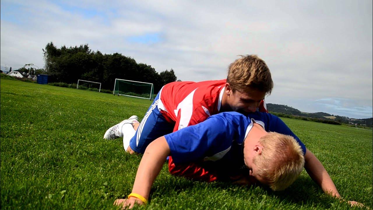 Stjordals Blink Fb trening Sondre Hopmark Stokke vs Mads Troan Larsen - YouTube