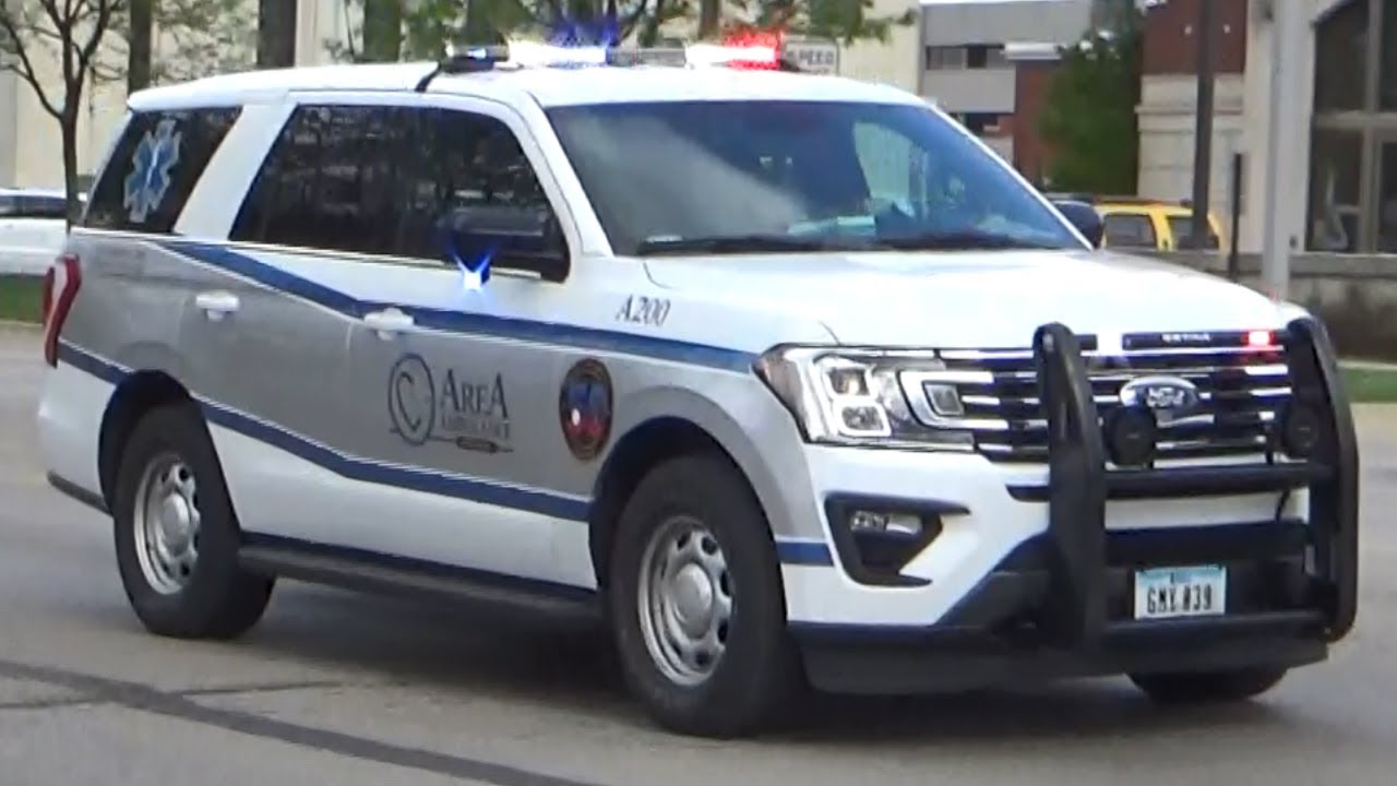 *Rare* Cedar Rapids Area Ambulance Adam 200 Responding 5/8/2023 - YouTube