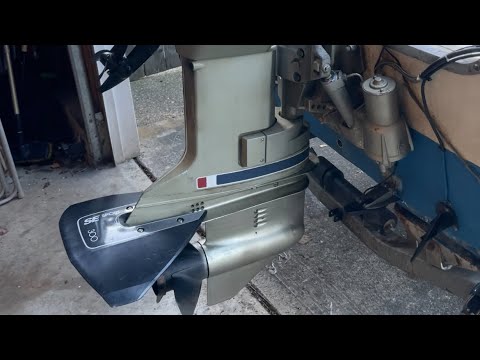How to disassemble a Johnson or Evinrude outboard lower unit. Outboard ...