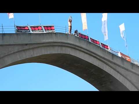 Mostarska lasta 2013, skok egzibicija - YouTube