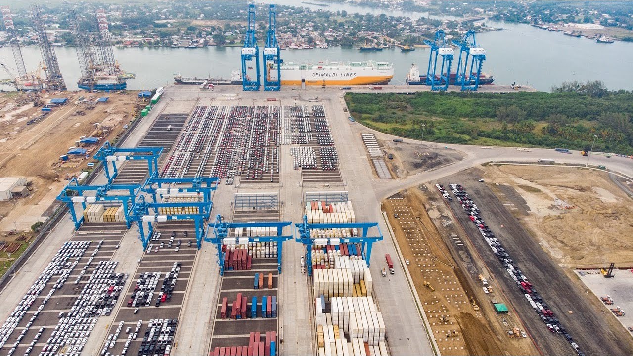 Desembarca Stellantis en Tuxpan Port Terminal - YouTube