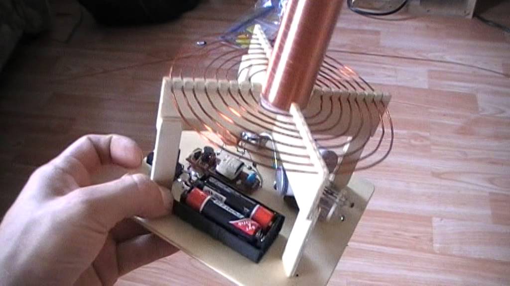 Mini Spark-Gap-Tupe Tesla Coil - YouTube