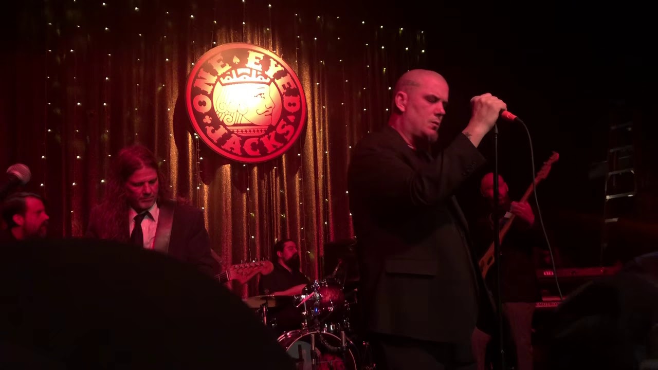 En Minor Live Philip Anselmo - YouTube