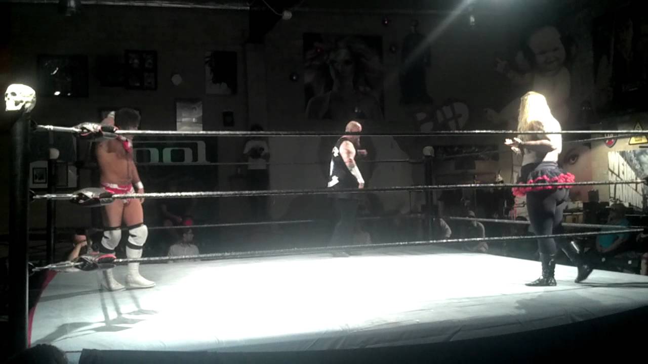 Brawlin Bo Cooper vs. Joey Ryan - YouTube