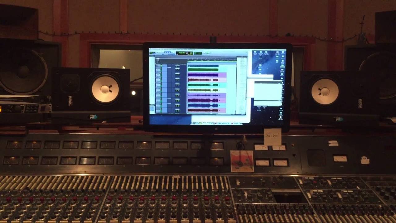 Mixing at Studio 606 on the Sound City Neve Console -It's The Big Ol ...