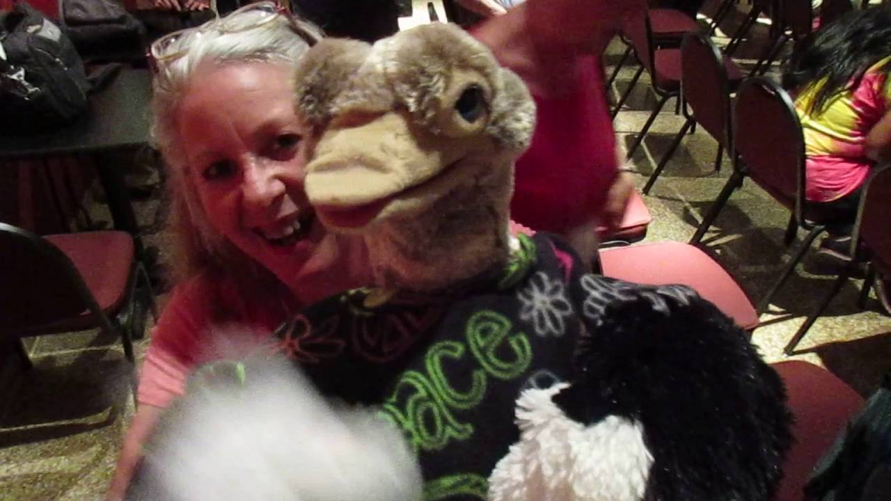 Oswald the Ostrich does Sign Language - YouTube