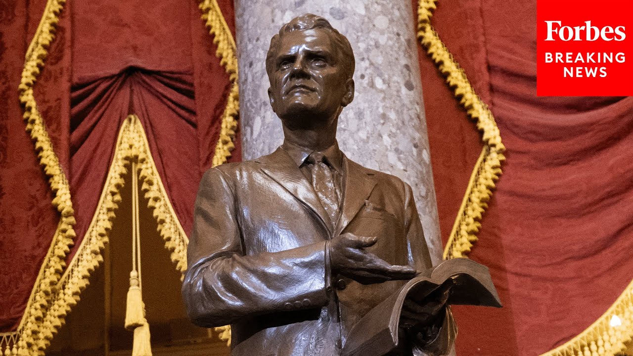 JUST IN: Statue Of Reverend Billy Graham Unveiled In The National ...