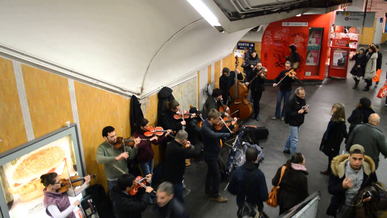 A Day in Paris /Un día en París - YouTube