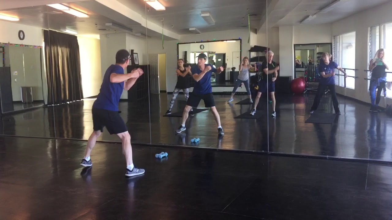 Yo-box Thomas - YouTube