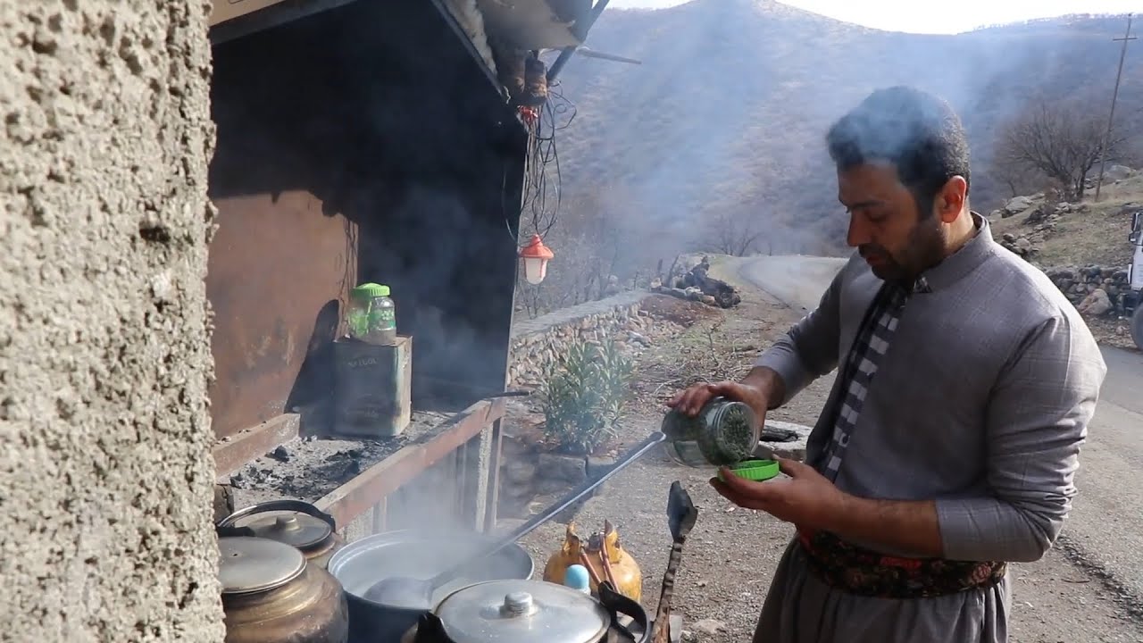 Authentic Kurdish Cuisine: A Roadside Chef's Passion in Horaman - YouTube