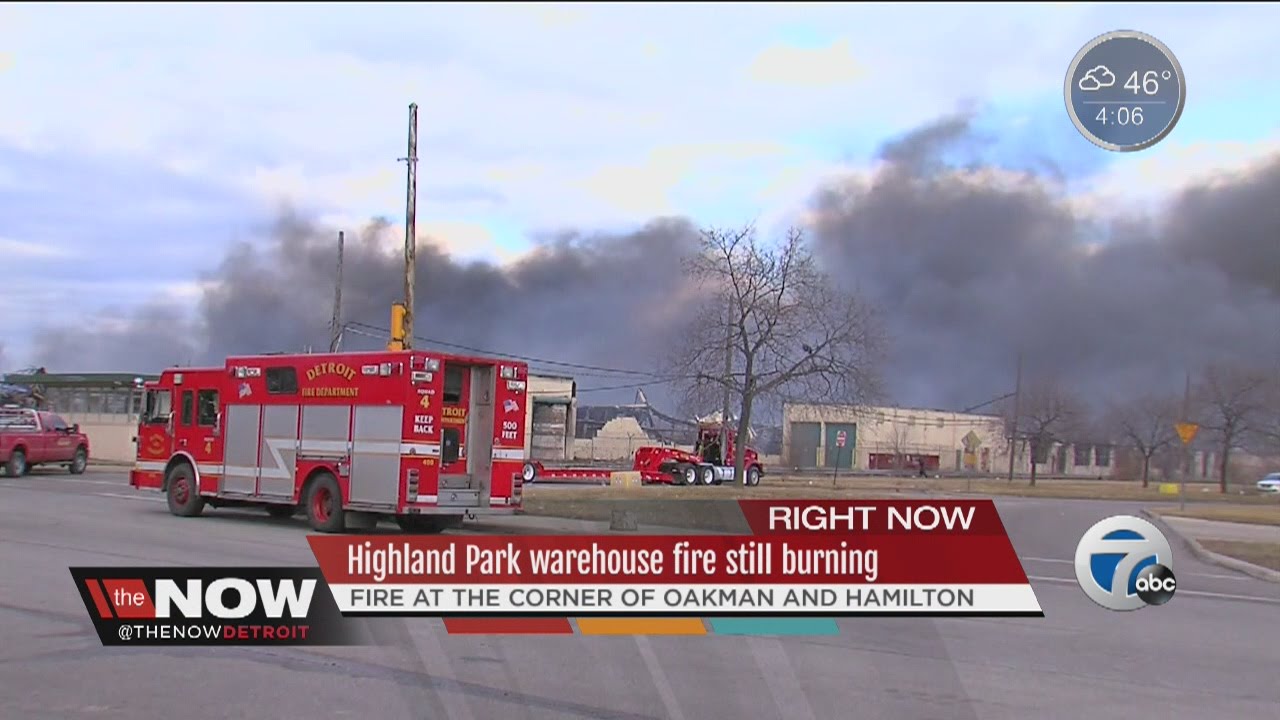 Highland Park warehouse fire still burning - YouTube