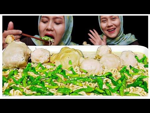 BAKSO 60 CABE RAWIT KAMPUNG || NIKMAT LUAR BIASAA || #asmr #mukbang #baksourat #caberawit