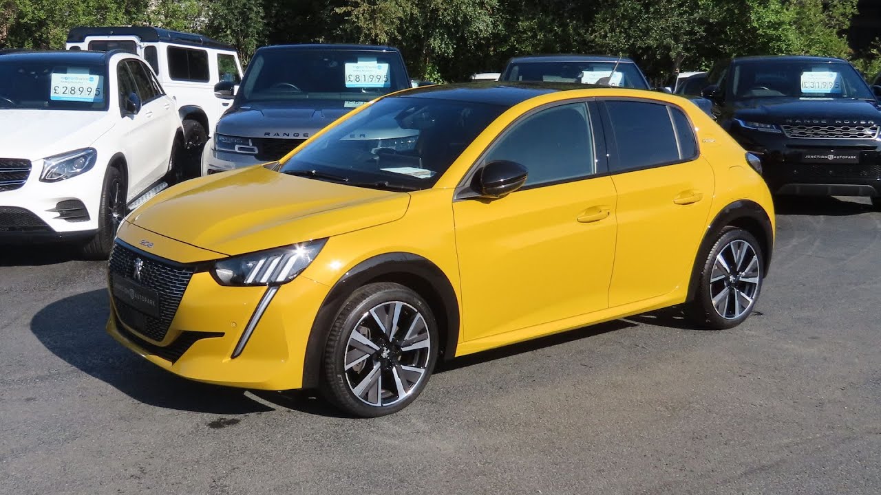 2020 Peugeot 208 1.2 PureTech GT Line - Start up and full vehicle tour ...
