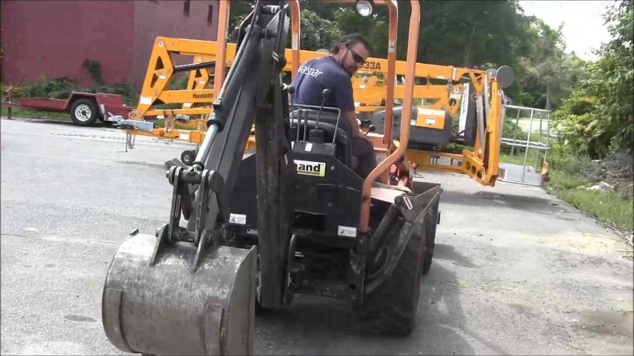 Robinsons Allmand TLB225 Backhoe Loader - YouTube