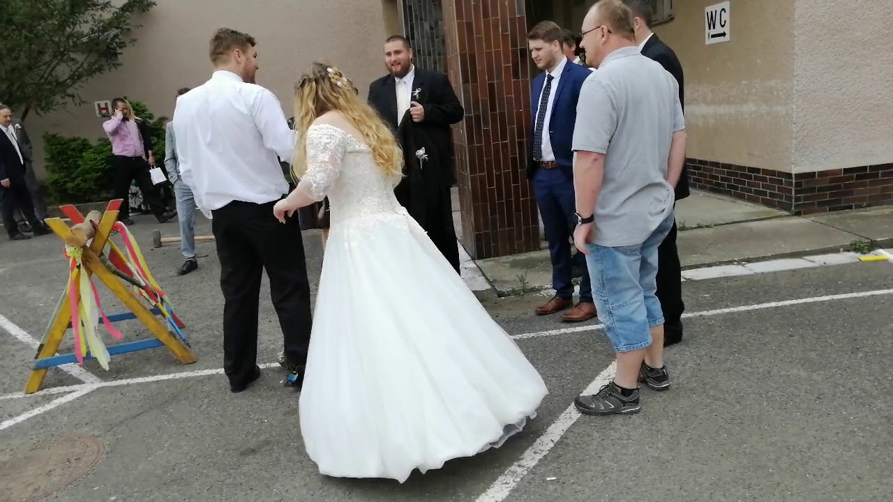 Aldova svatba zatah :-) - YouTube