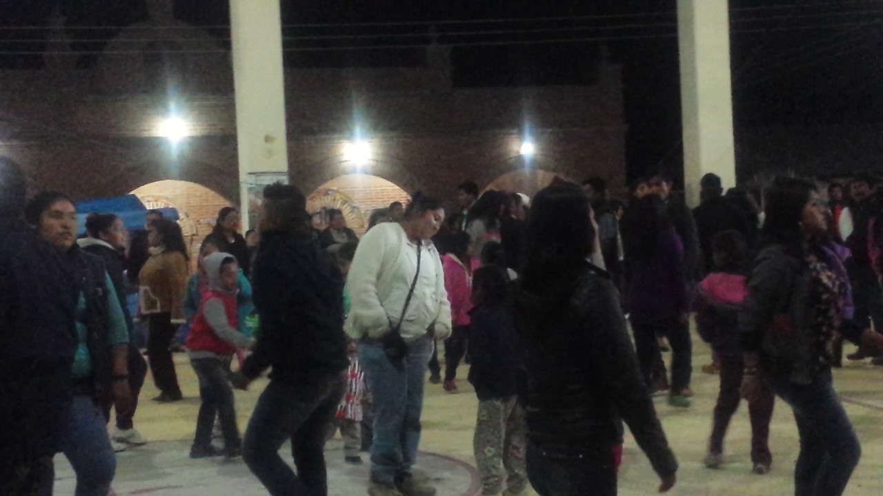 LA COCALECA-HELA CHAVEZ Y SU FIERA MUSICAL - YouTube