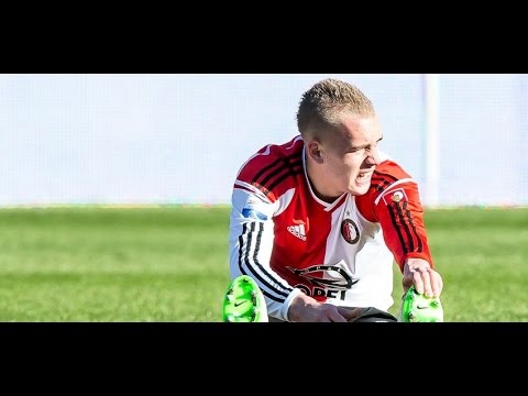 Rick Karsdorp zet tatoeage ⚪🔴