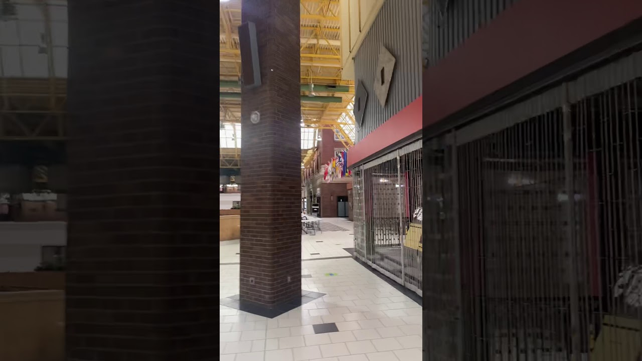 Victoriaville Mall in Thunder Bay - YouTube