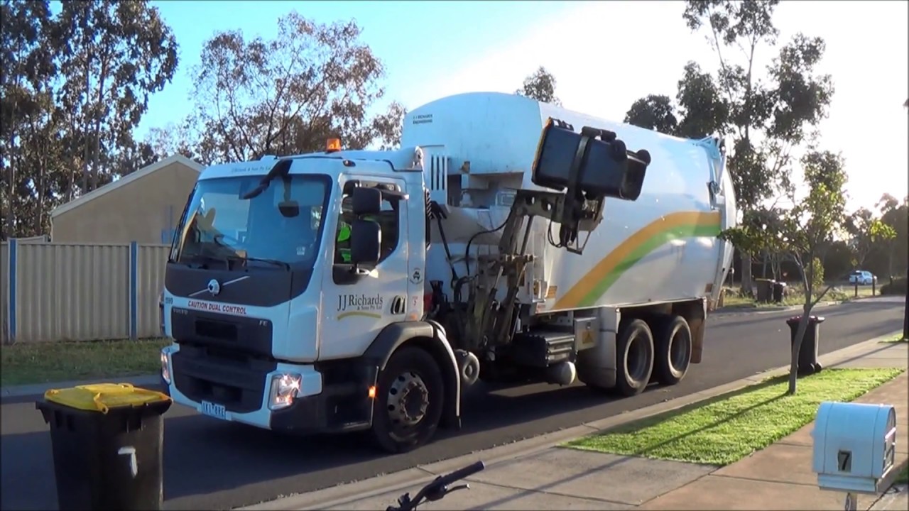 Melton Recycling - JJ Richards New Volvo - YouTube