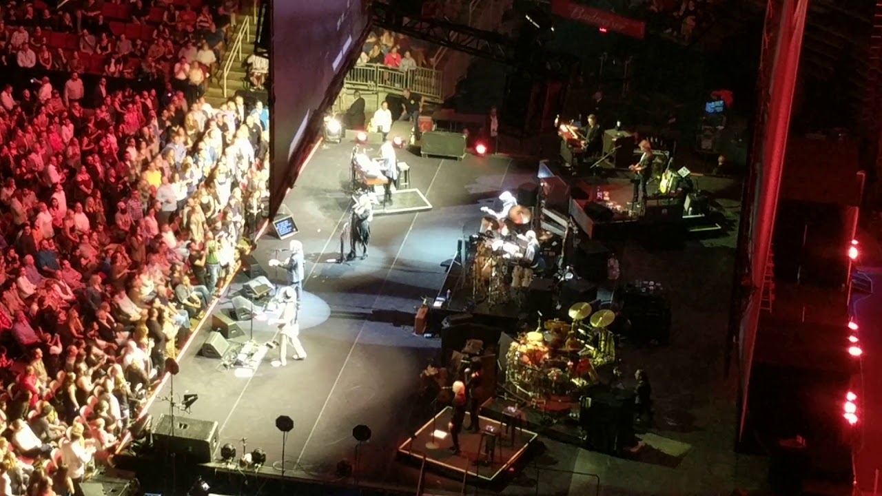 Fleetwood Mac Monday Morning Live in Houston TX 2019 - YouTube