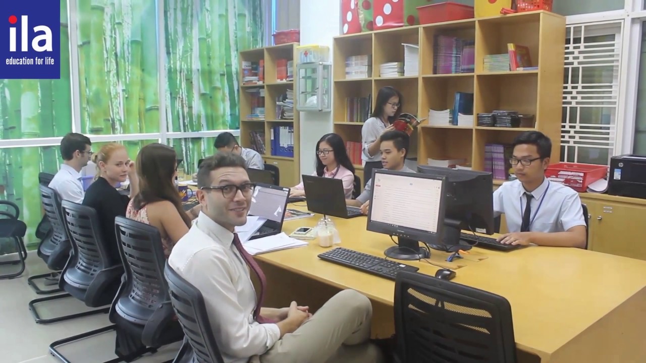 ILA Đà Nẵng teachers and teaching assistants - YouTube