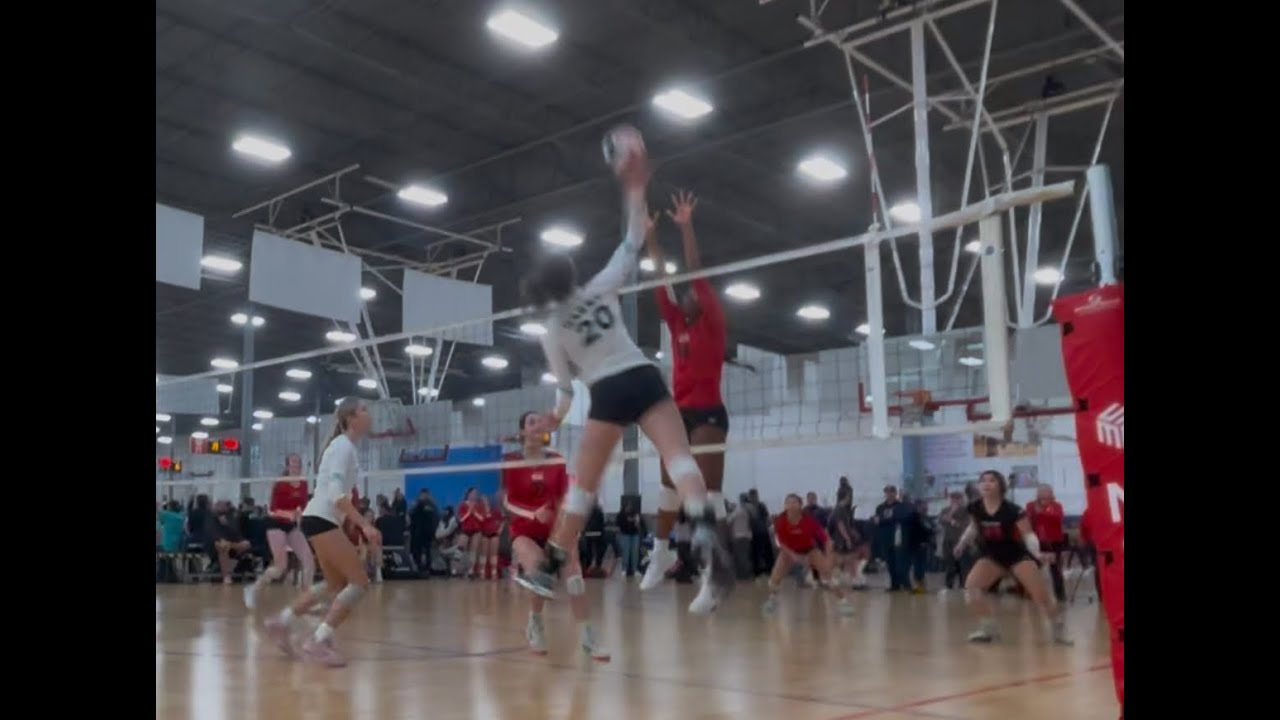 6'1" Middle Blocker Sienna Barry 2026 #20 WAVE - SCVA 1 - Jan 2025 ...