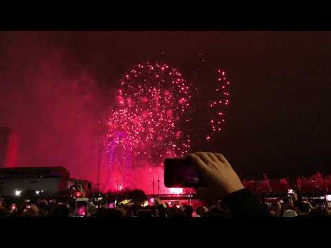 2019 NYE's Fireworks display at Waterloo Bridge (Pink Area) in 4K ...
