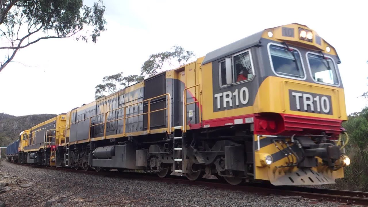 TasRail TR10 TR14 #54 Bauxite Log empty train heading to Bell Bay - YouTube