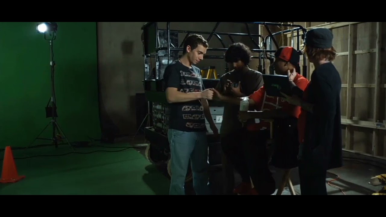 The Final (2010) Bathroom Scene - YouTube