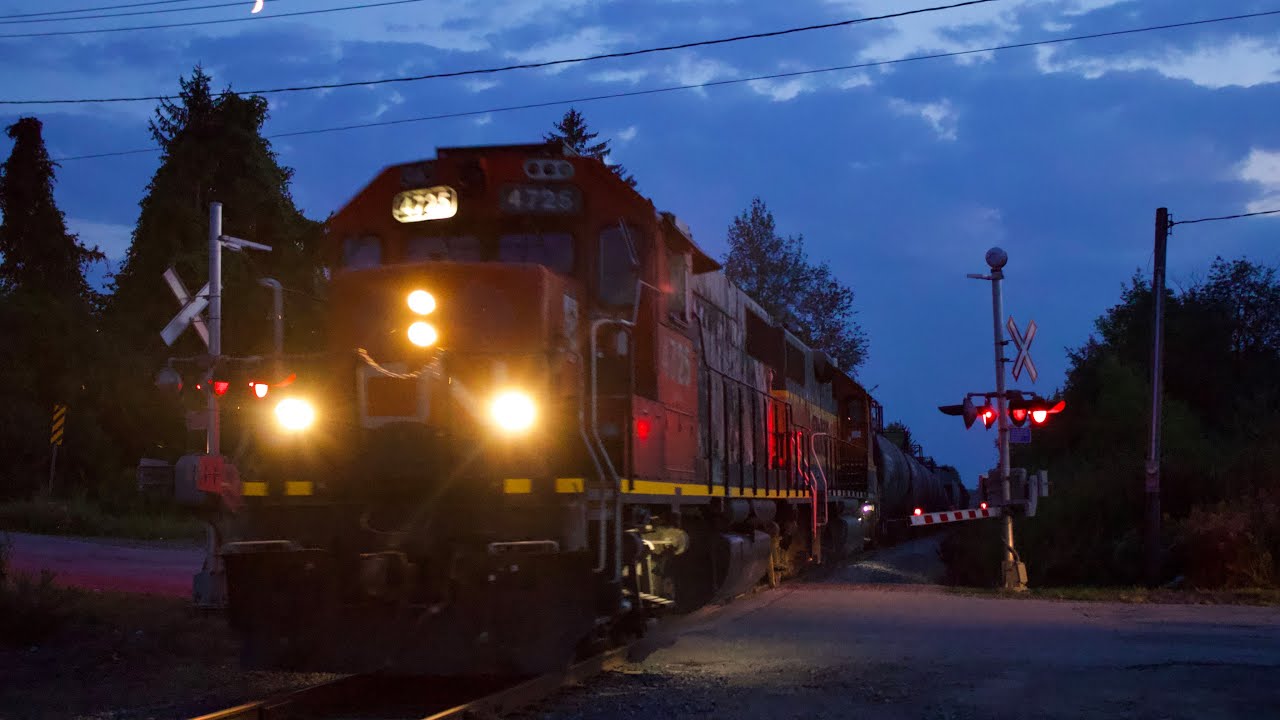 BNSF H1 2090 & GEXR 1533 on CN 568!! - YouTube