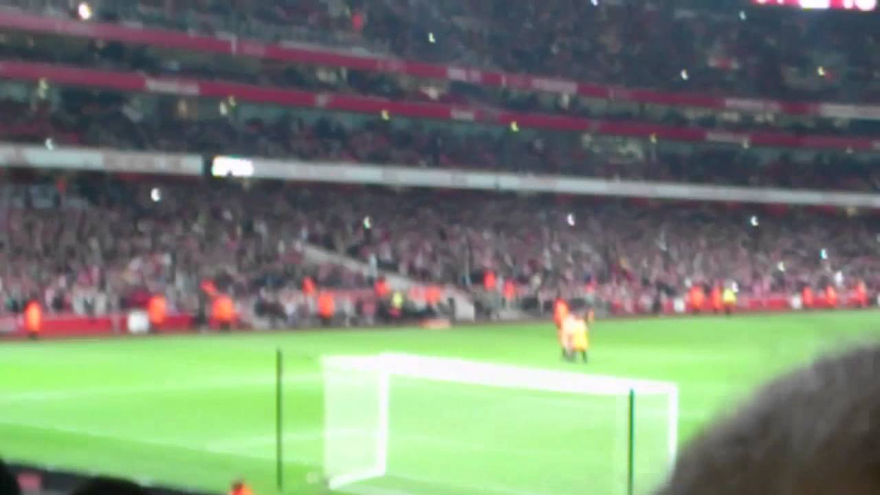 Arsenal v Coventry - Streaker & Arsenal Penalty Save - 26/9/2012 - YouTube