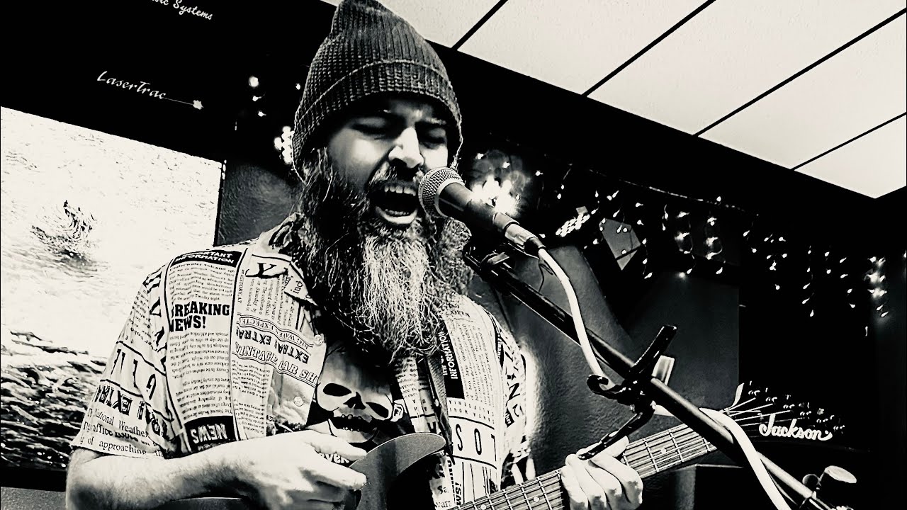 Sassy Squatch live @ Gepetto’s Open Mic 2/5/2025 - YouTube