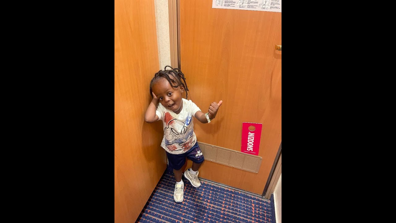 Orlando's first time bowling - YouTube