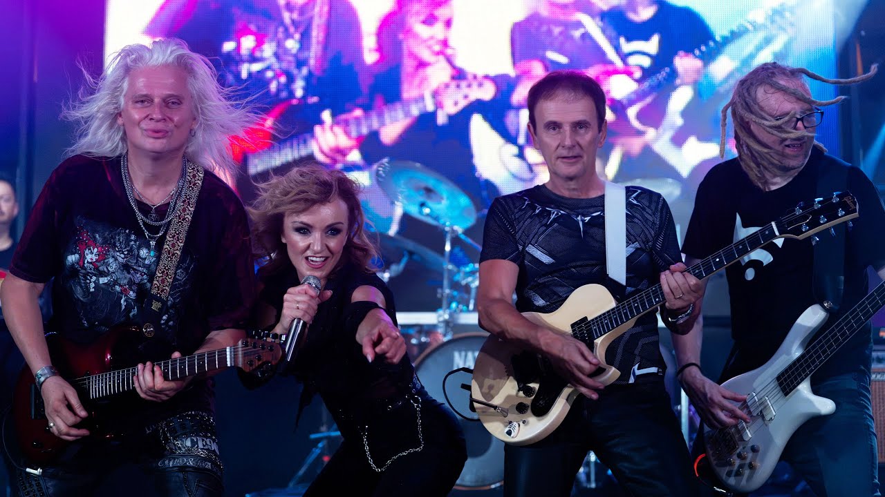 Szandi Rock Band: One - YouTube