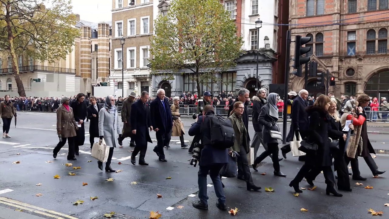 Remembrance Day Parade At The Cenotaph 11-11-2017 - YouTube