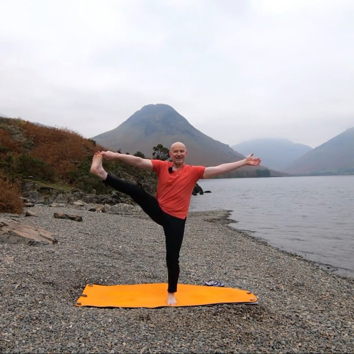 Stretch & Strengthen Your Legs with One-Legged Standing Stretches #yogi ...
