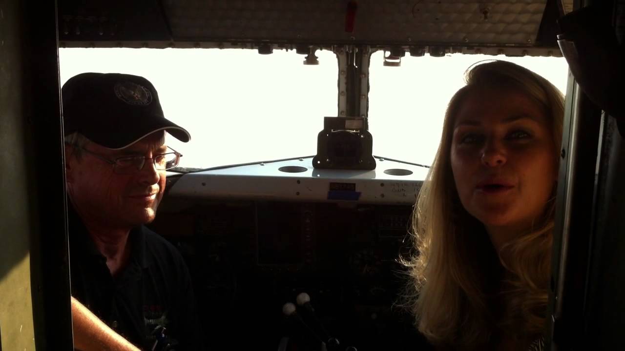 Catch Carri Interviews Pilot Jim Terry in the cockpit of his C-47 - YouTube