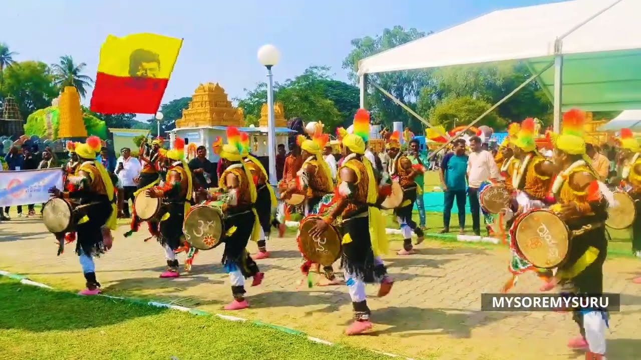 ಡೊಳ್ಳು ಕುಣಿತ - Dollu Kunitha - YouTube