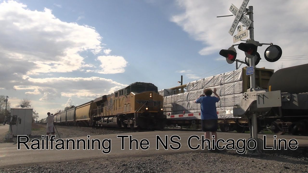 Railfanning The NS Chicago Line - YouTube