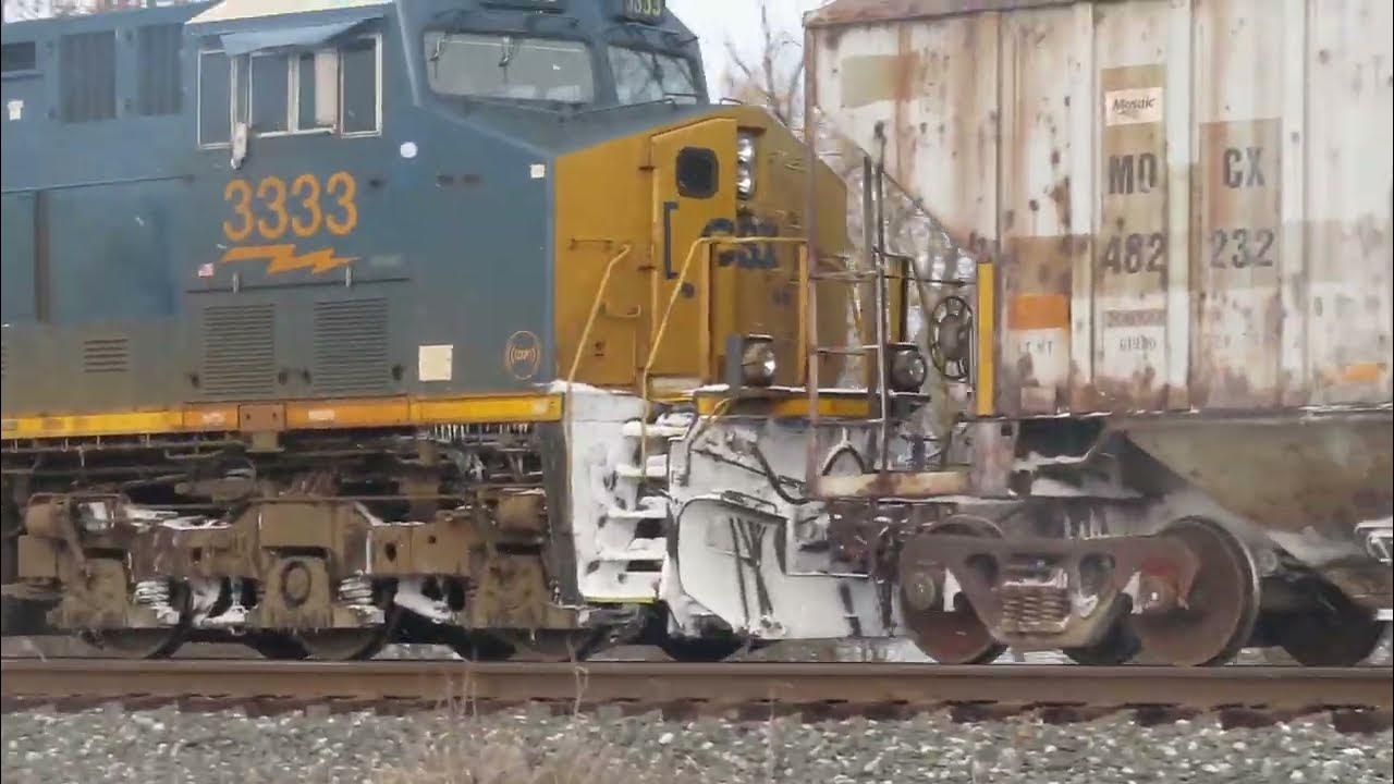 CSX mix Freight Train going through Sterling, Ohio on December 21, 2024 - YouTube