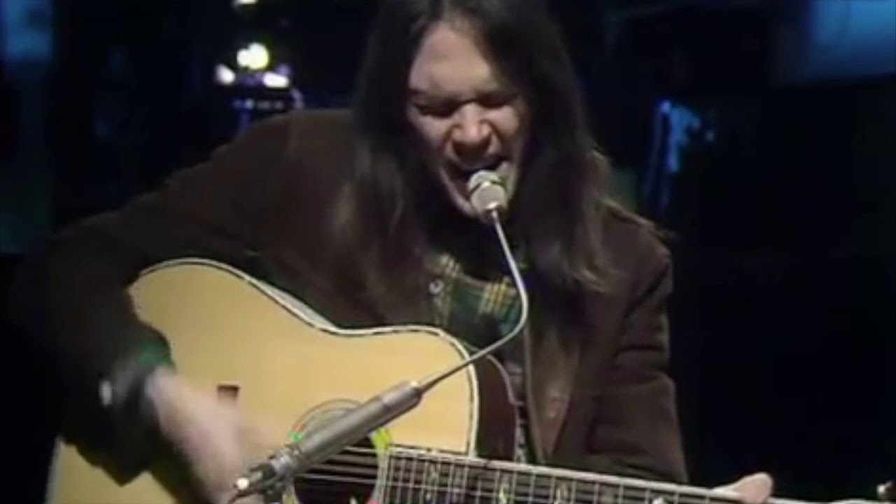 🎧 (8D Audio) Neil Young - Old Man (Live 1971) - YouTube