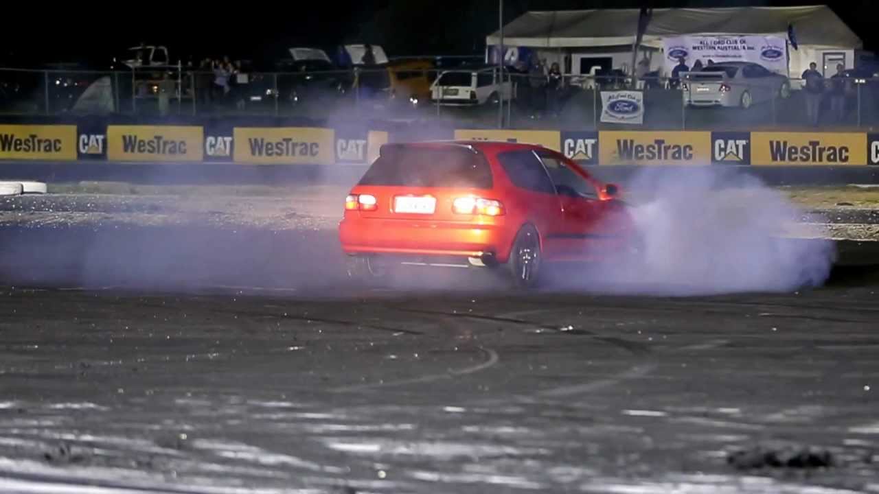 Powercruise Perth #38 Insane Front Wheel Drive Skid - YouTube