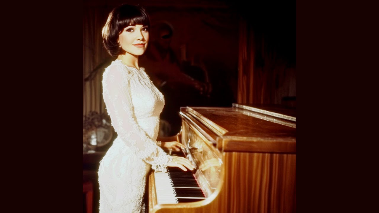 A Piano Fell On His Head (And Killed Him Dead) - Nancy Vickers - YouTube