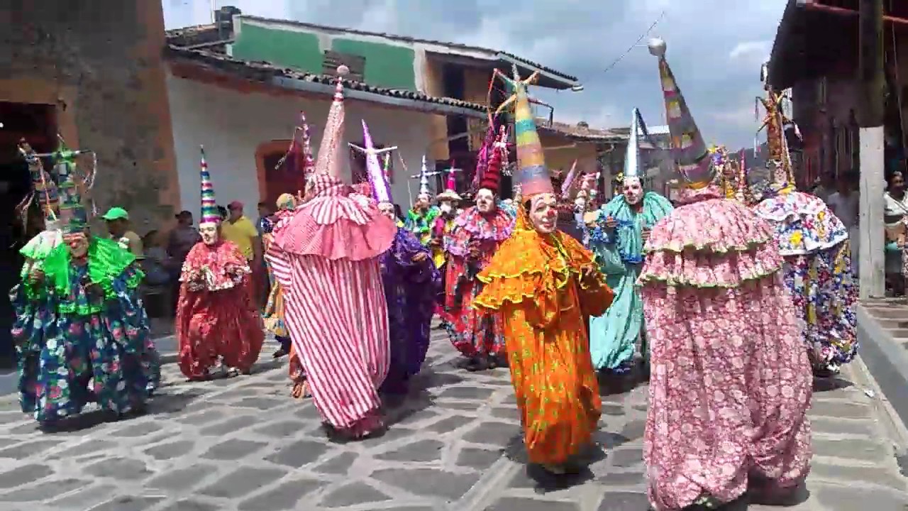 "Cuadrilla de payasos xicochimalco" - YouTube