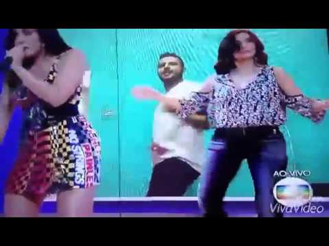 Fátima Bernardes e Anitta dançando bang  no ENCONTRO