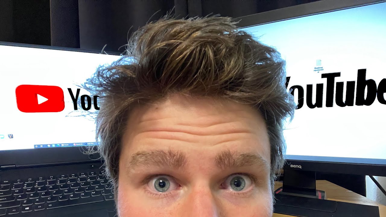 Minecraft YouTuber shows off his Wacky Desk setup - YouTube